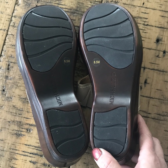 Michelle D | Shoes | Michelle D Tan Sandal With Embellishment Size 82 ...